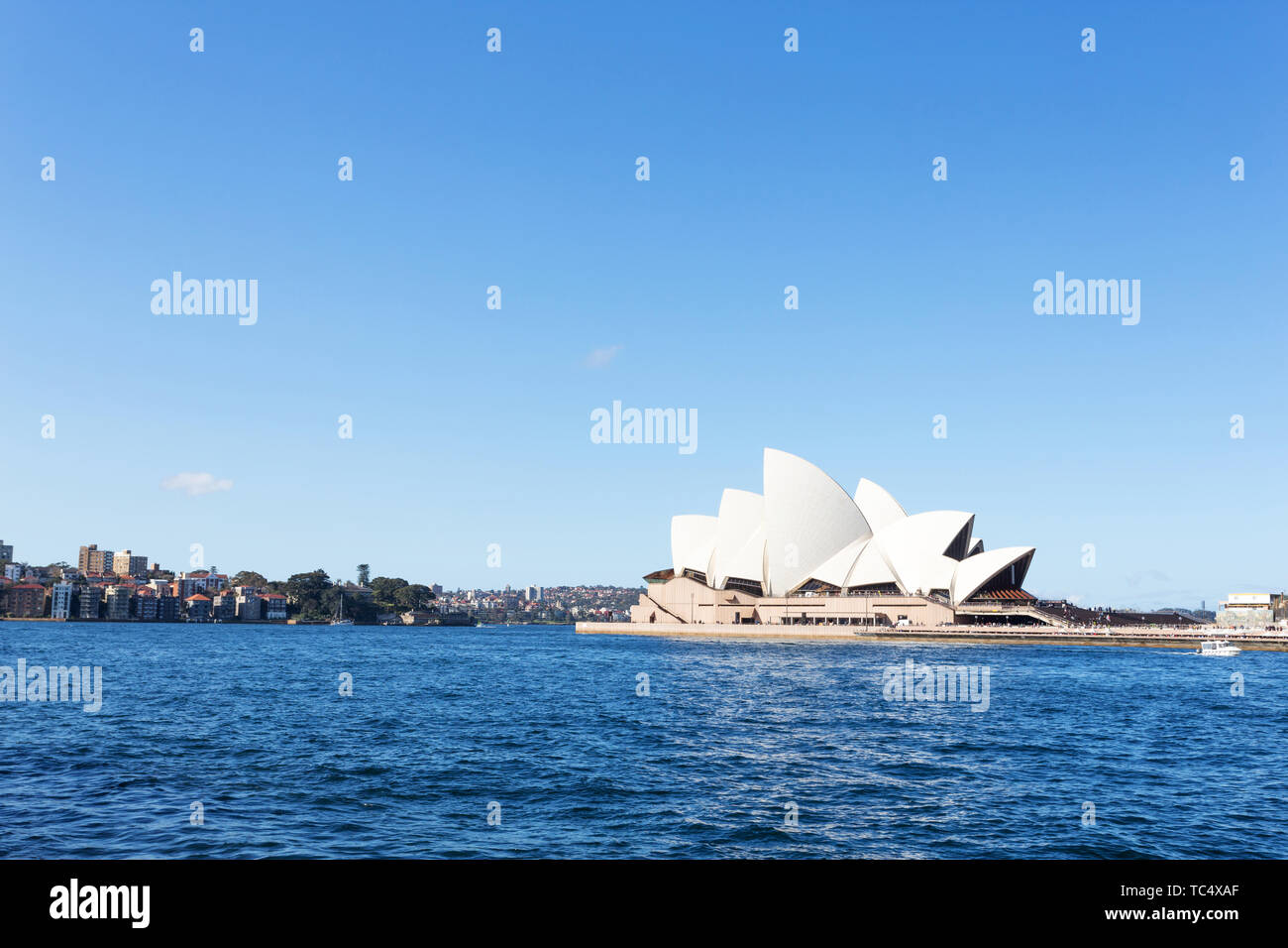 Sydney opera house and sea Stock Photo - Alamy