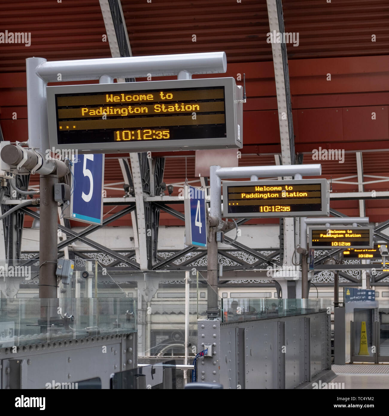 Gwr paddington station hi-res stock photography and images - Alamy