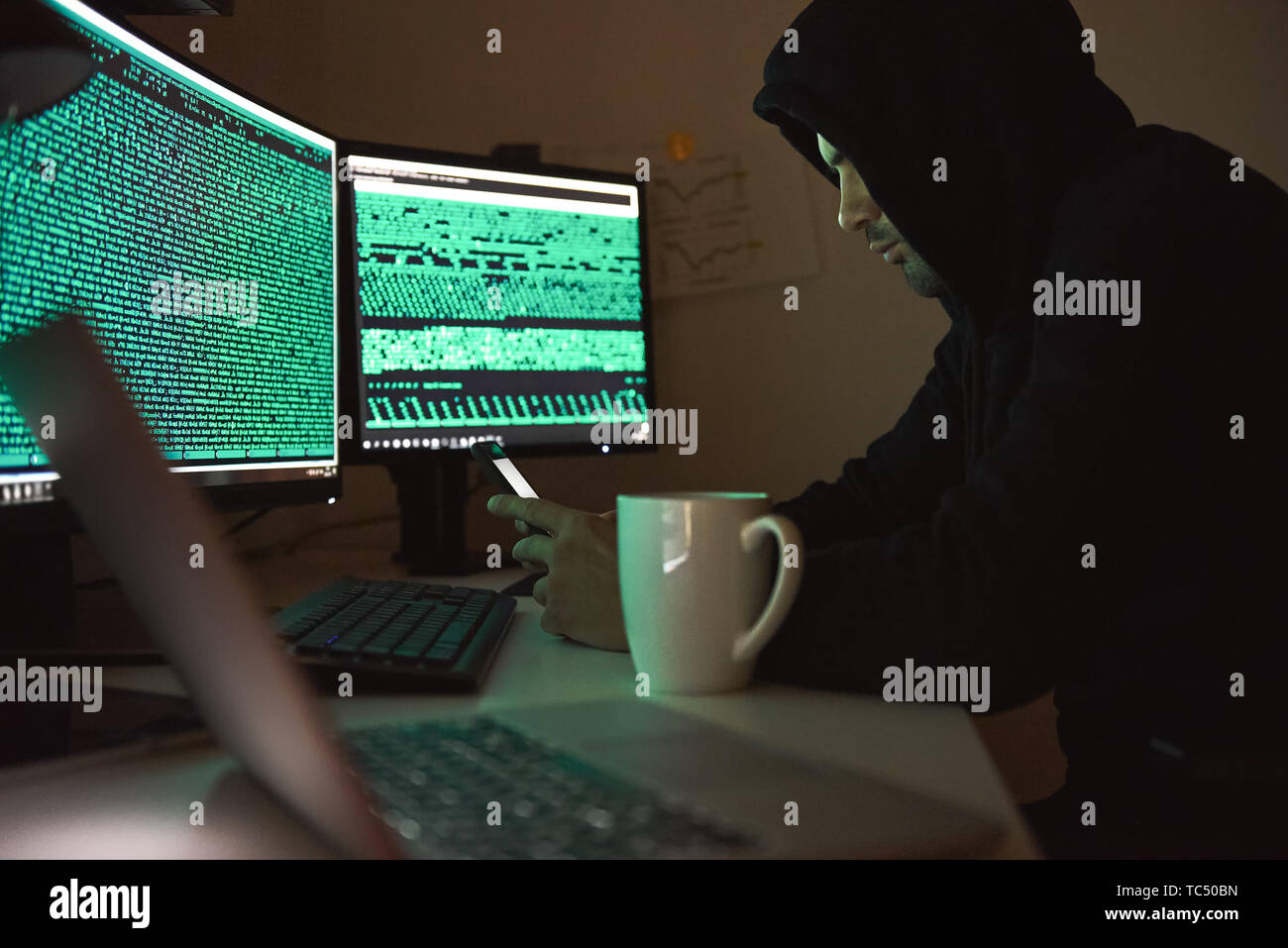 Deep and dark web hi-res stock photography and images - Alamy
