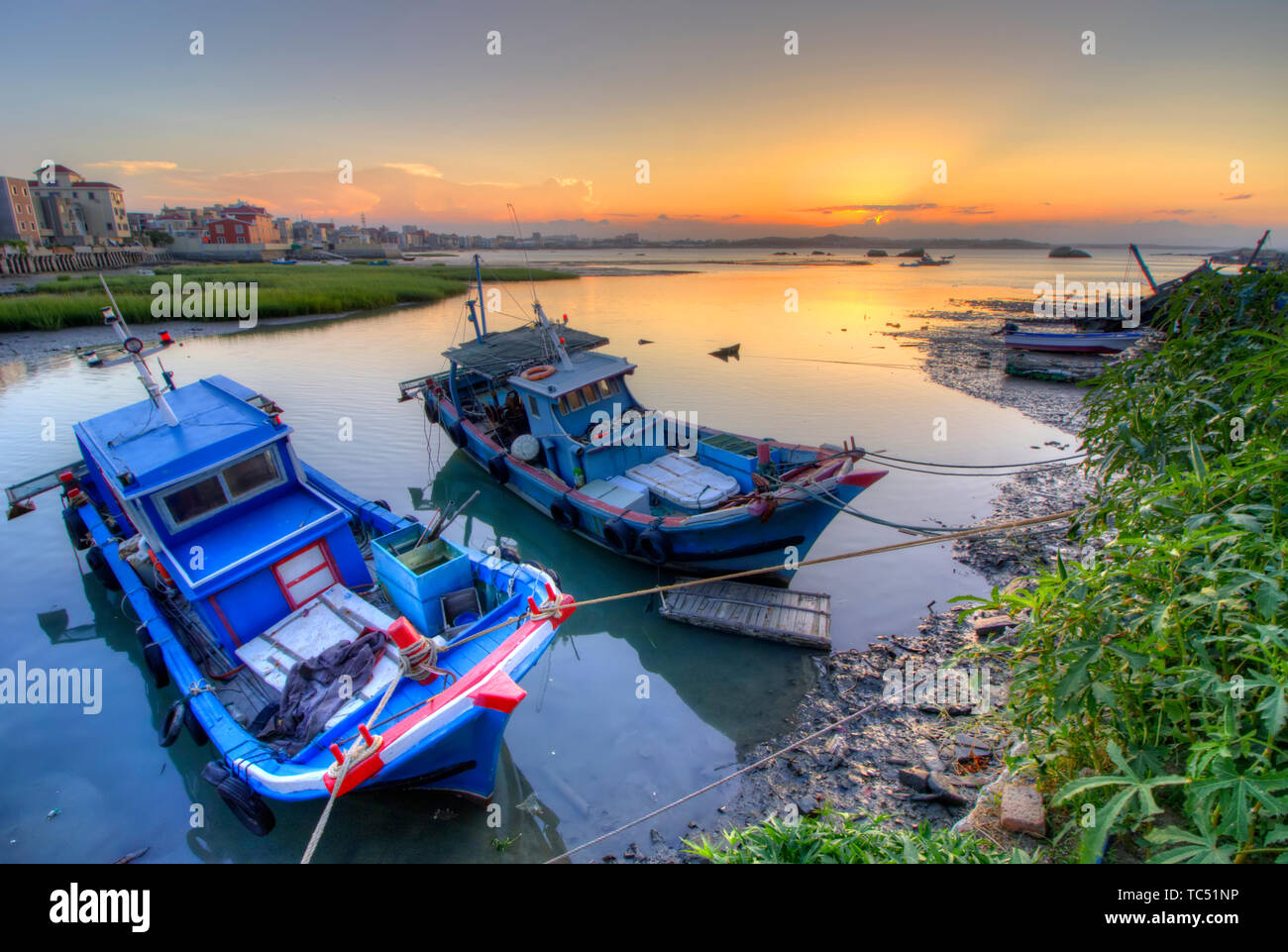 Rivers and coastal transportation system no one has beaches hi-res stock photography and images ...