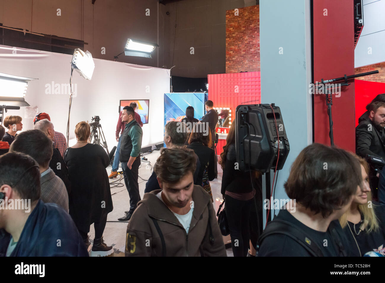 Movie backstage hi-res stock photography and images - Alamy