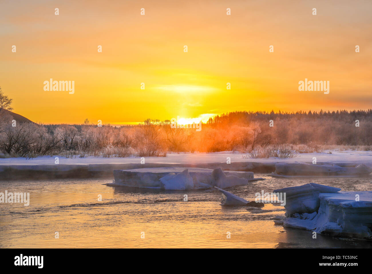 Unfrozen river sunrise hi-res stock photography and images - Alamy