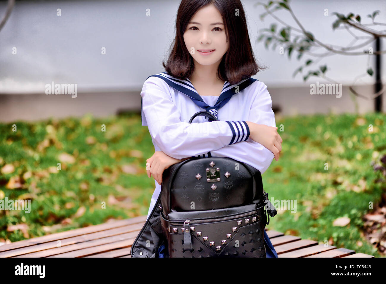 Japanese school uniform sailor hi-res stock photography and images - Alamy