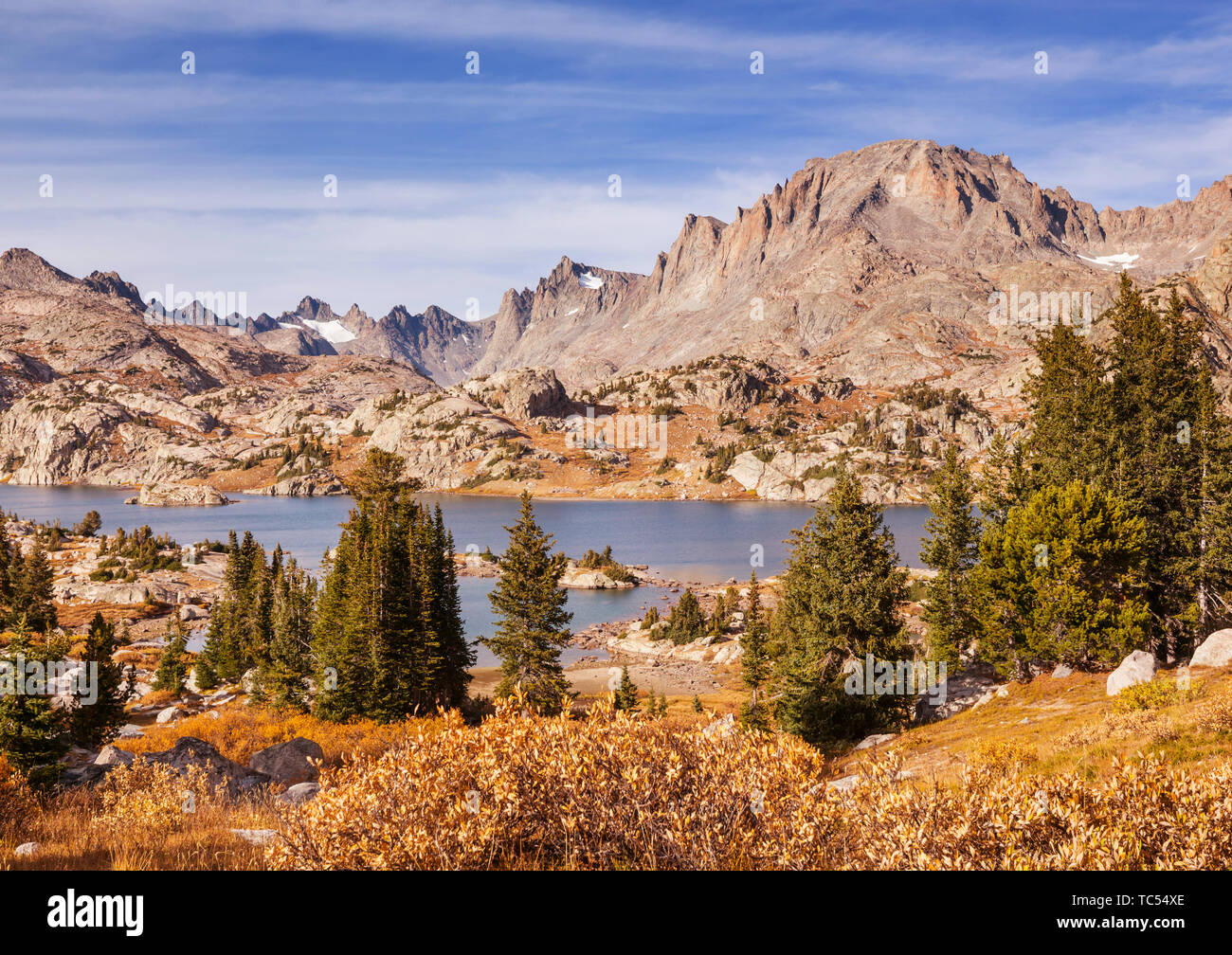 Hike in Wind River Range in Wyoming, USA. Autumn season Stock Photo - Alamy
