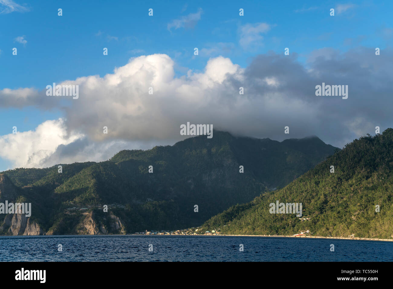 Soufriere Ridge und Soufriere Bay, Dominica, Karibik, Mittelamerika ...