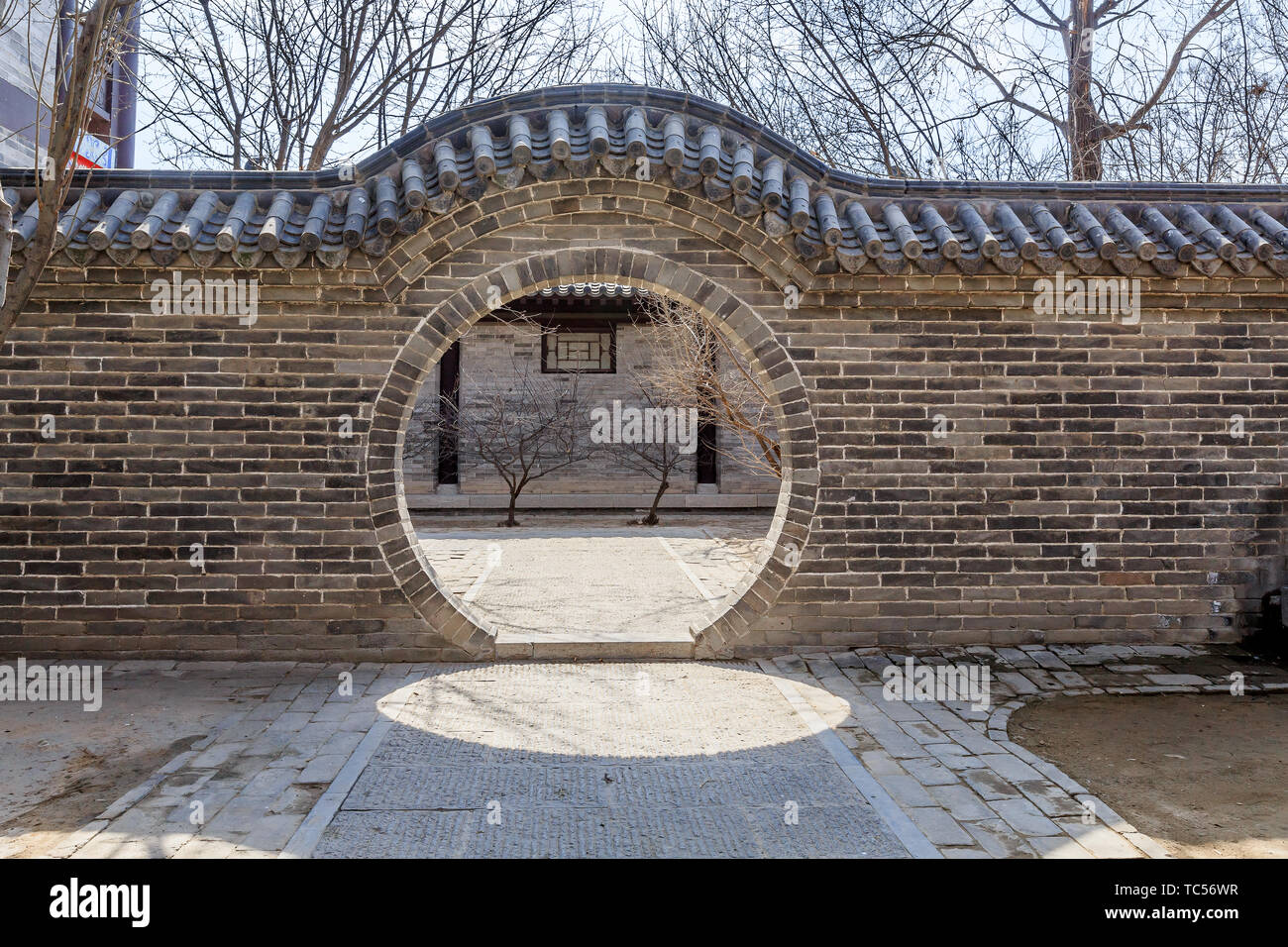 Classical garden moonlight gate, photographed in the Lion Tower Scenic ...