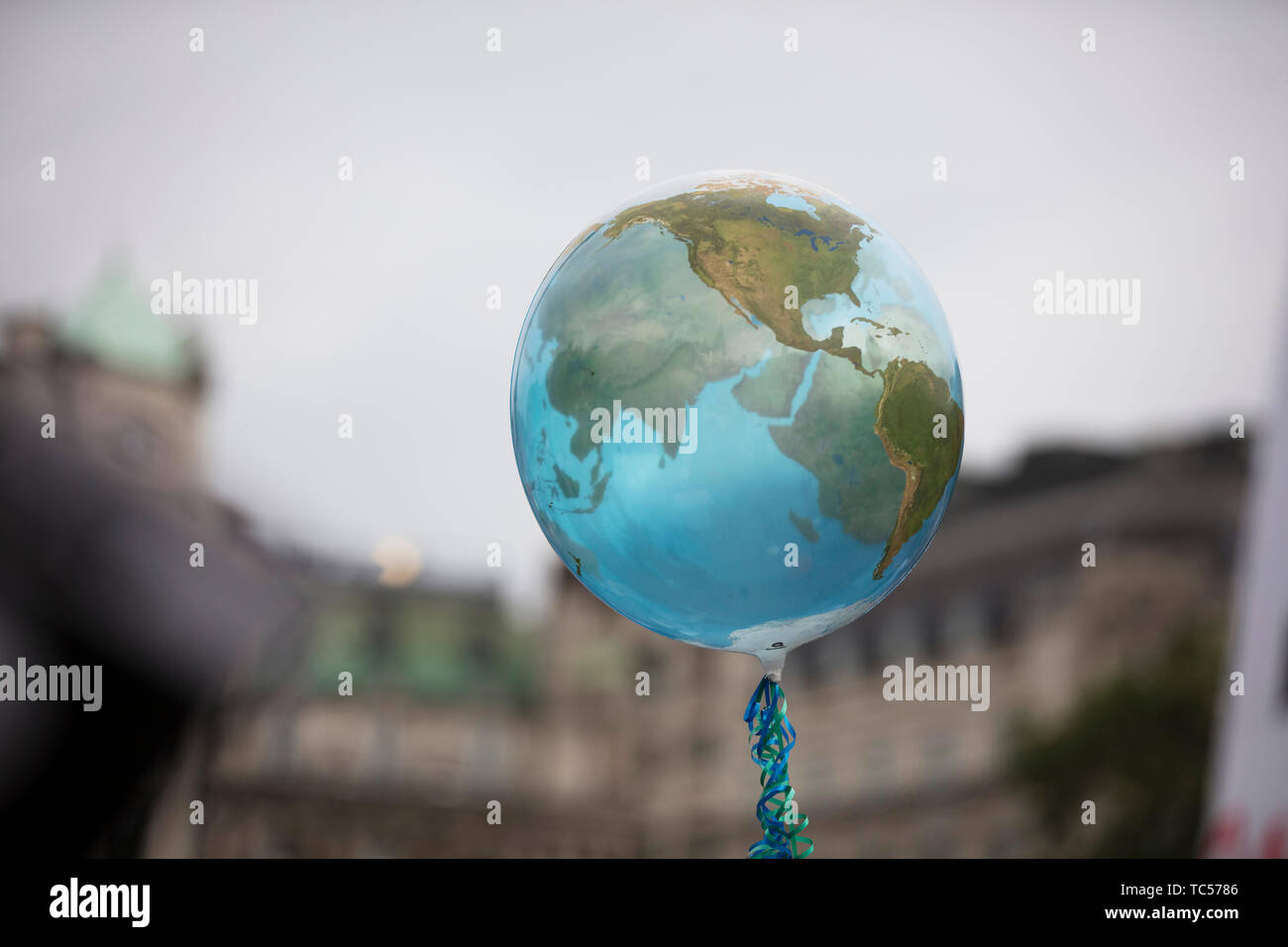 Planet earth balloon hi-res stock photography and images - Alamy
