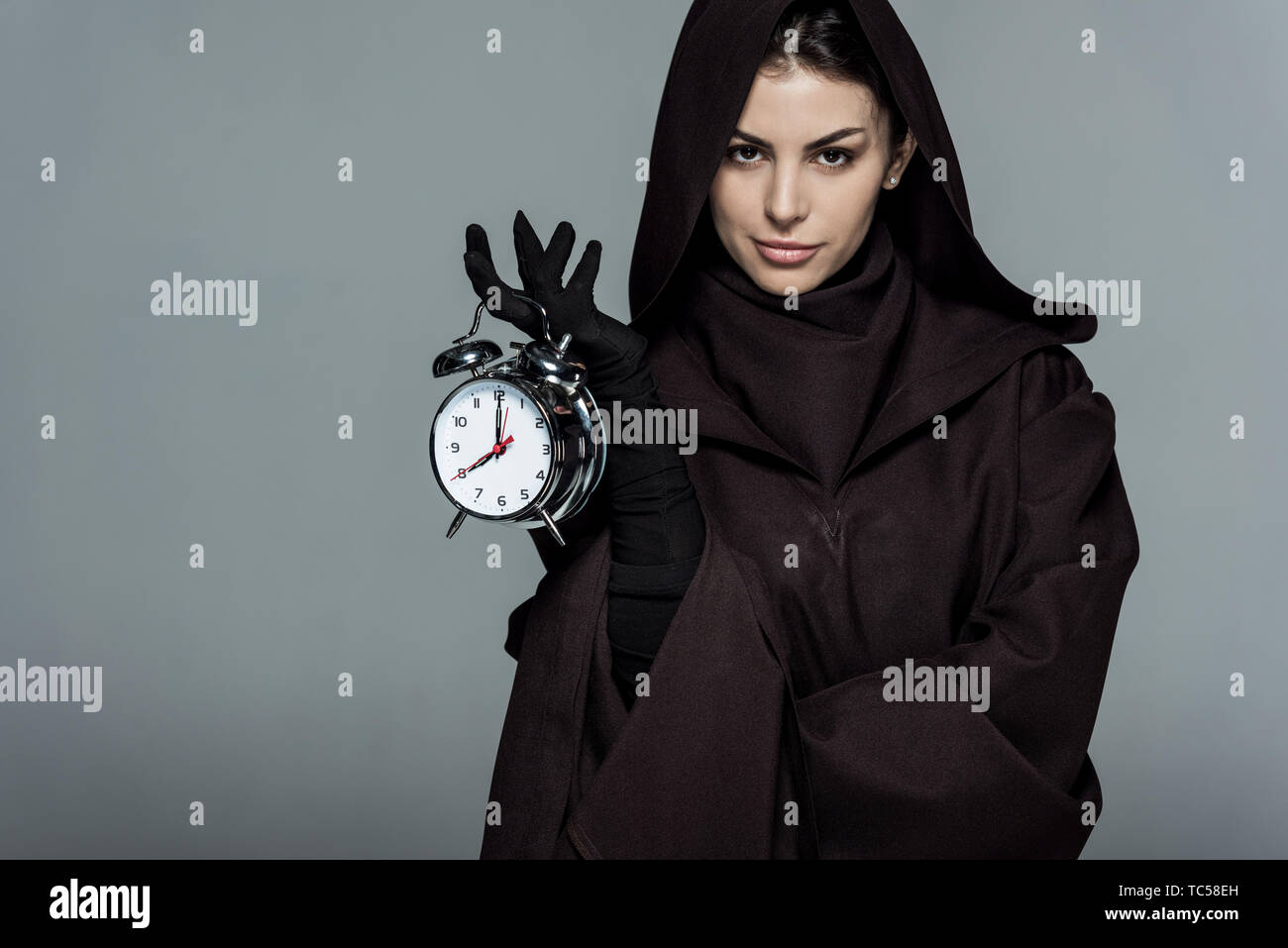 Black mantle clock hi-res stock photography and images - Alamy