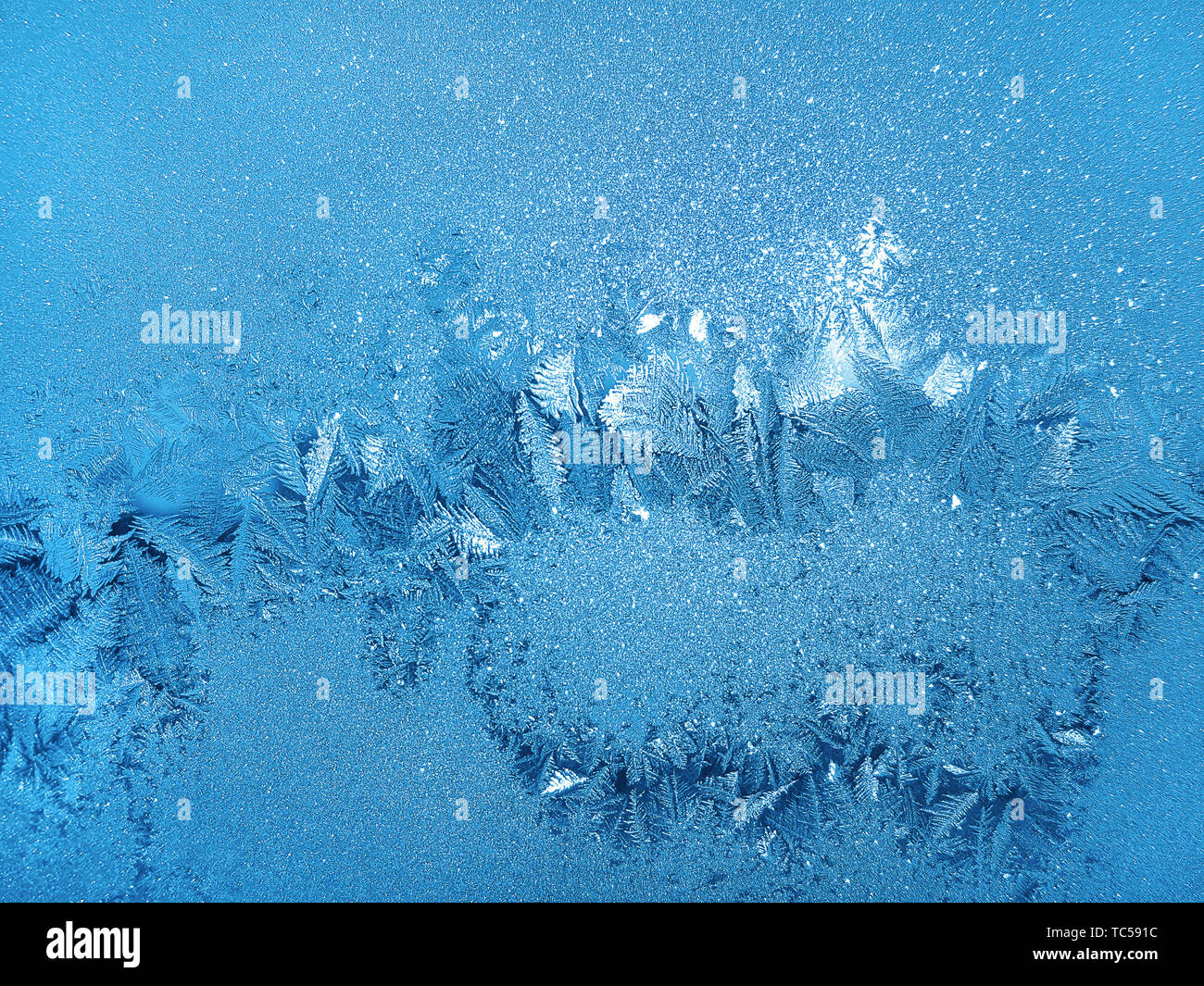 Texture of natural ice pattern on winter glass Stock Photo - Alamy