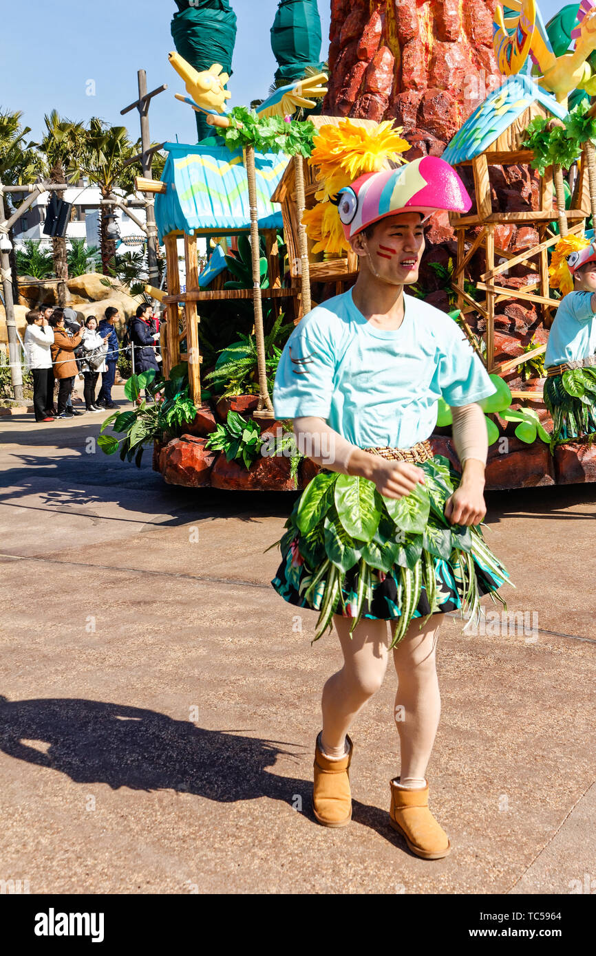 Shanghai Haichang Ocean Park float parade Stock Photo - Alamy