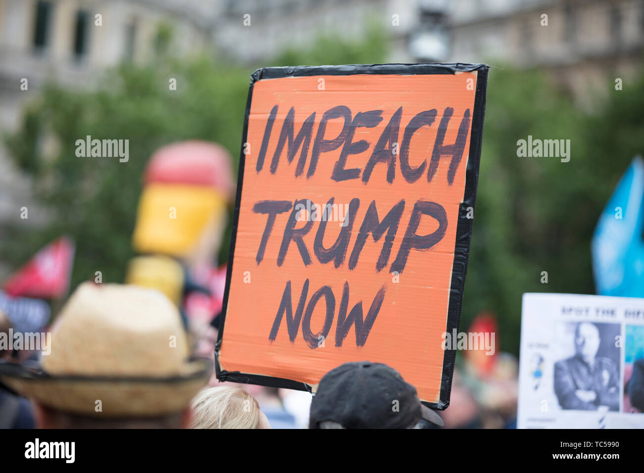 LONDON, UK - June 4th 2019: Large crowds of protesters gather in ...