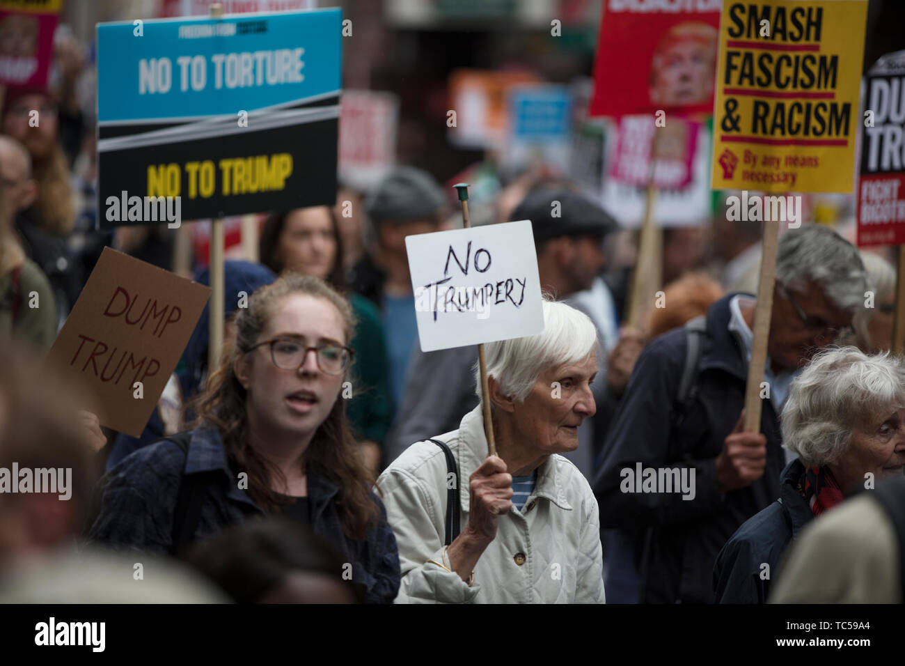 LONDON, UK - June 4th 2019: Large crowds of protesters gather in ...