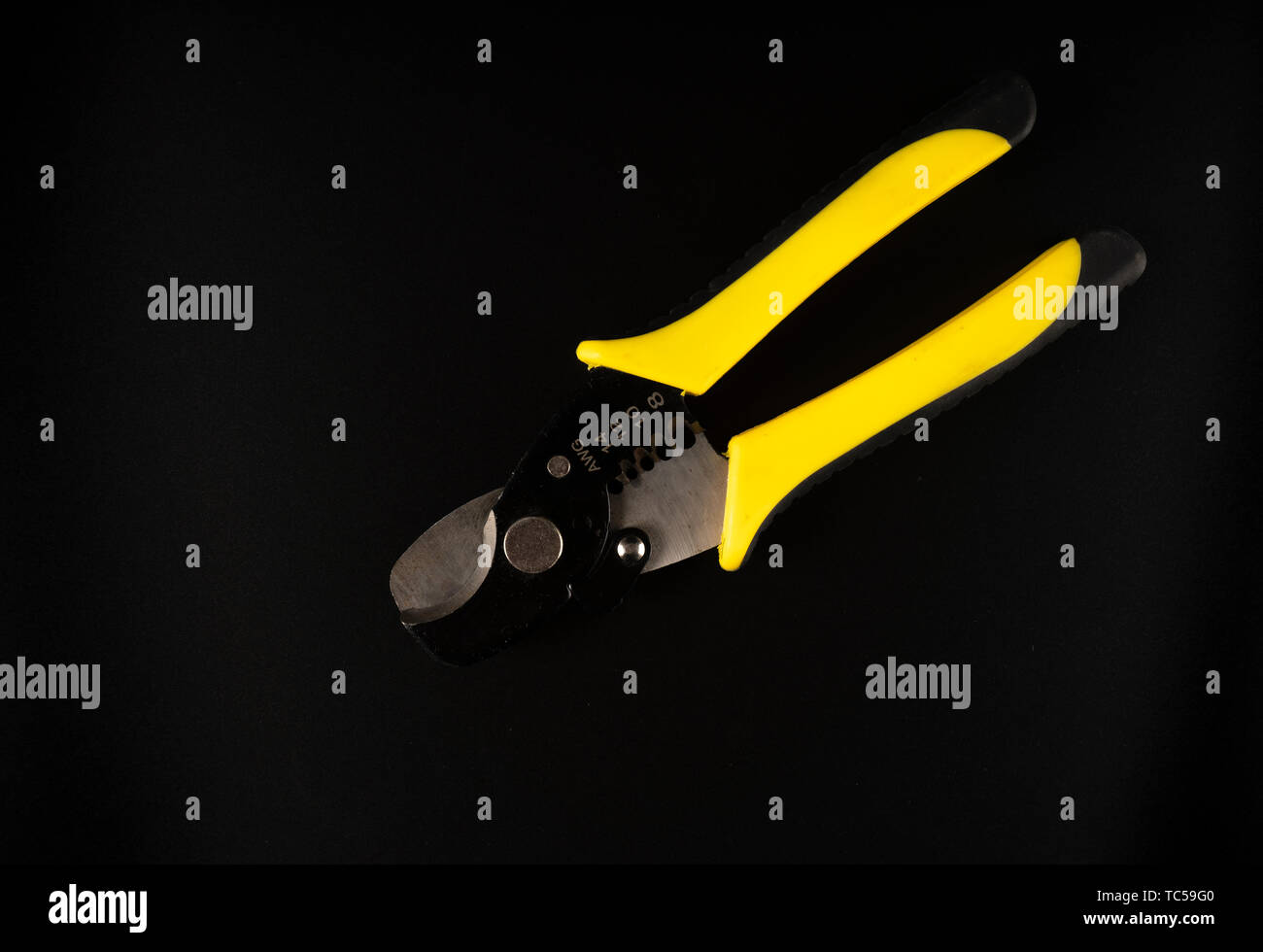 Hardware electrical tool wire-cutting clamp Stock Photo - Alamy