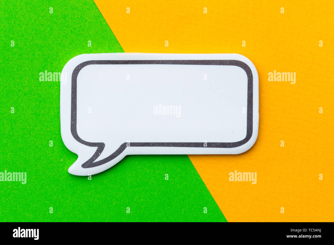 Social Media Chat Concept. Blank empty chat bubble for text Stock Photo ...