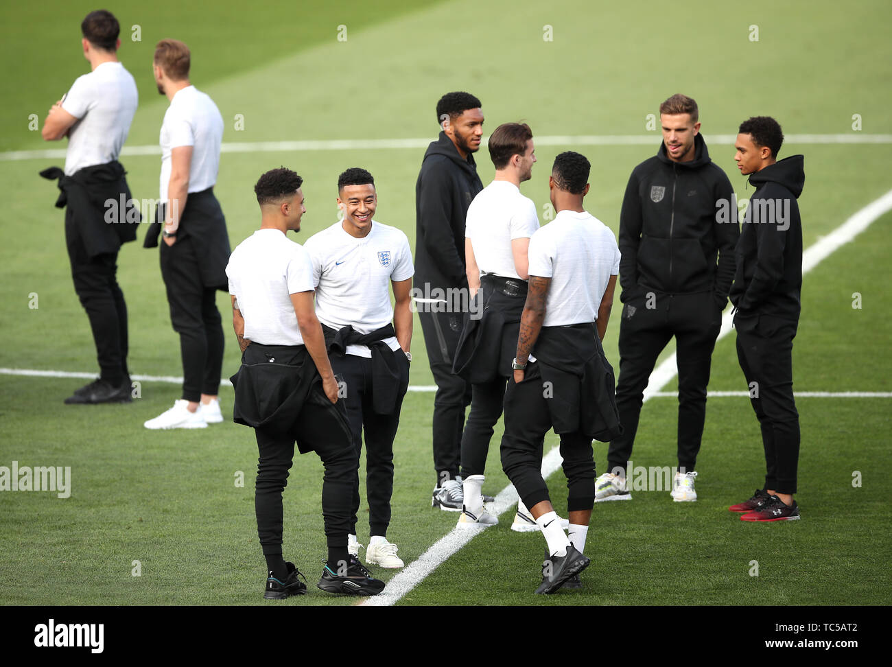 England's Jesse Lingard (centre) during the walk around at the Estadio ...
