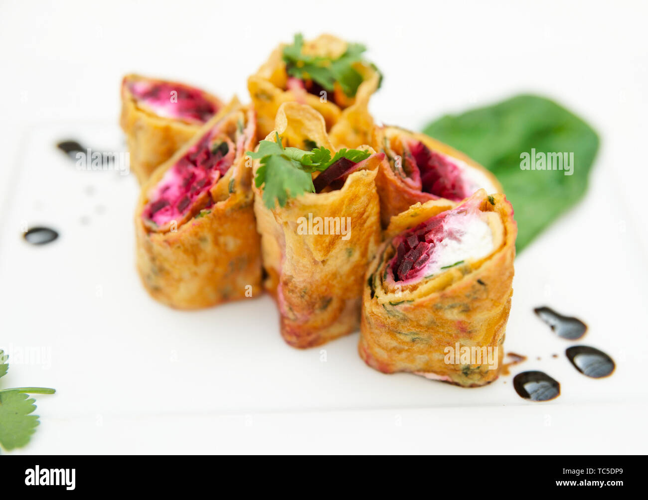Spring roll pastry hi-res stock photography and images - Alamy
