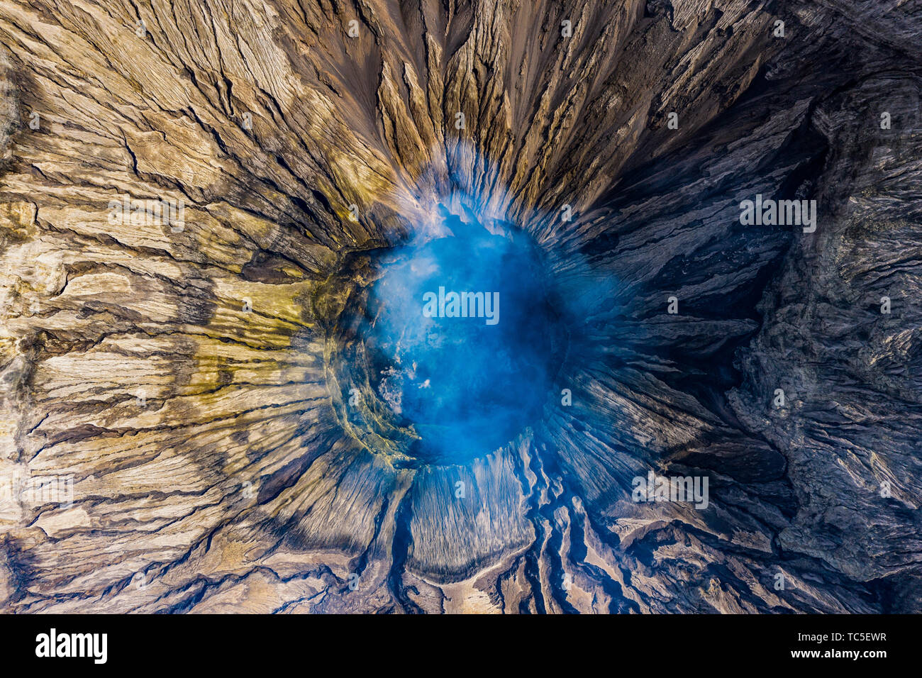 Milky way bromo hi-res stock photography and images - Alamy
