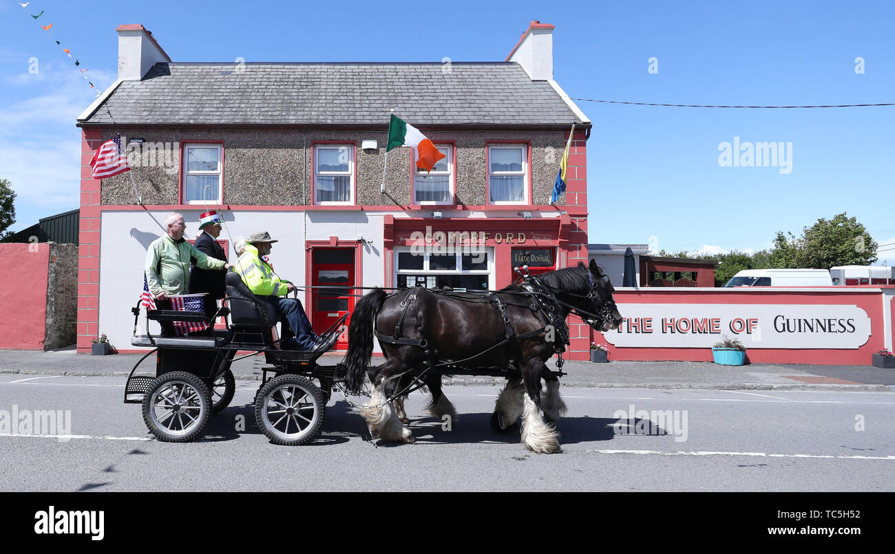 Village doonbeg hi-res stock photography and images - Alamy