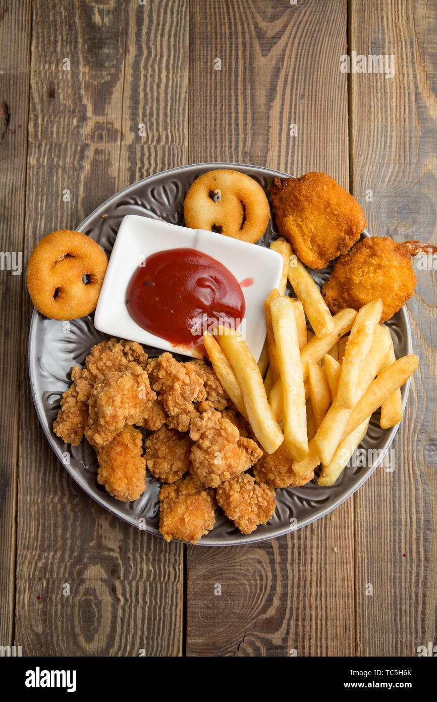 Fried chicken package Stock Photo - Alamy