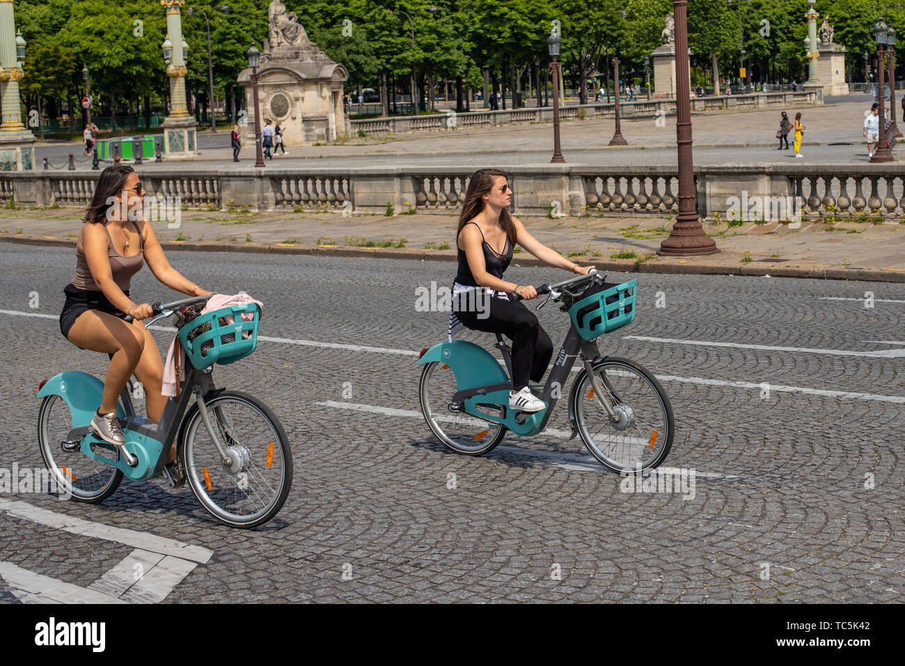 Pedal system hi-res stock photography and images - Alamy