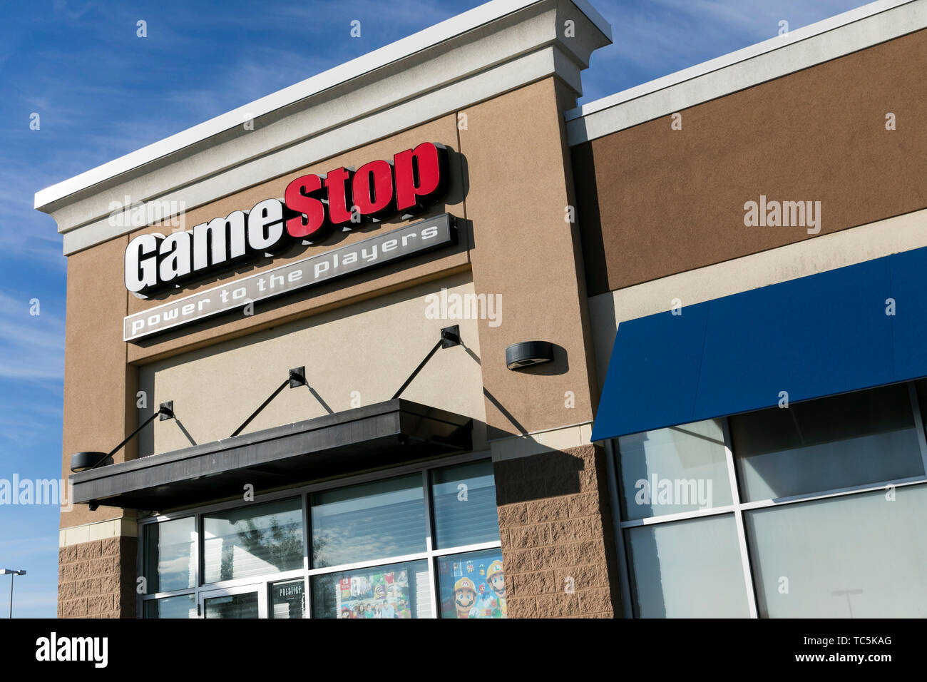 Game logo hi-res stock photography and images - Alamy