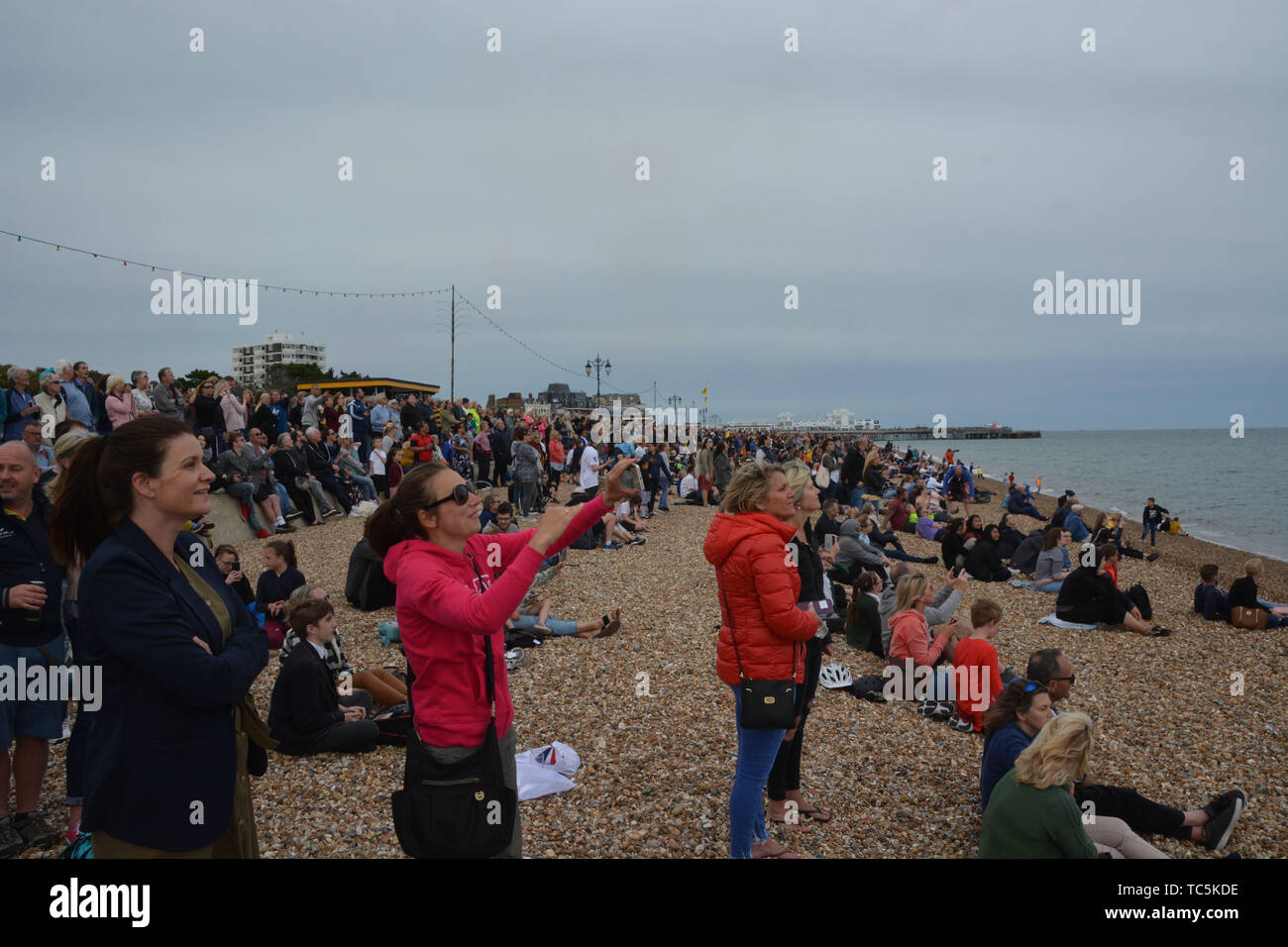 Tens of thousands of people watch the Red Arrow display over Portsmouth ...