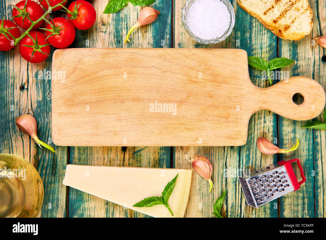 Italian food background. Ready for cooking. Food frame Stock Photo - Alamy