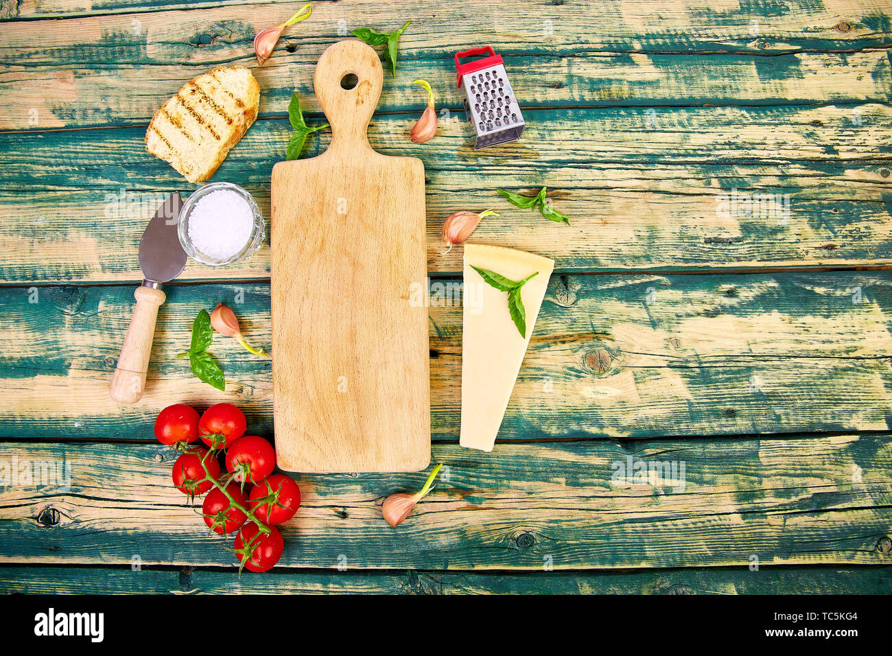 Italian food background. Ready for cooking. Food frame Stock Photo - Alamy