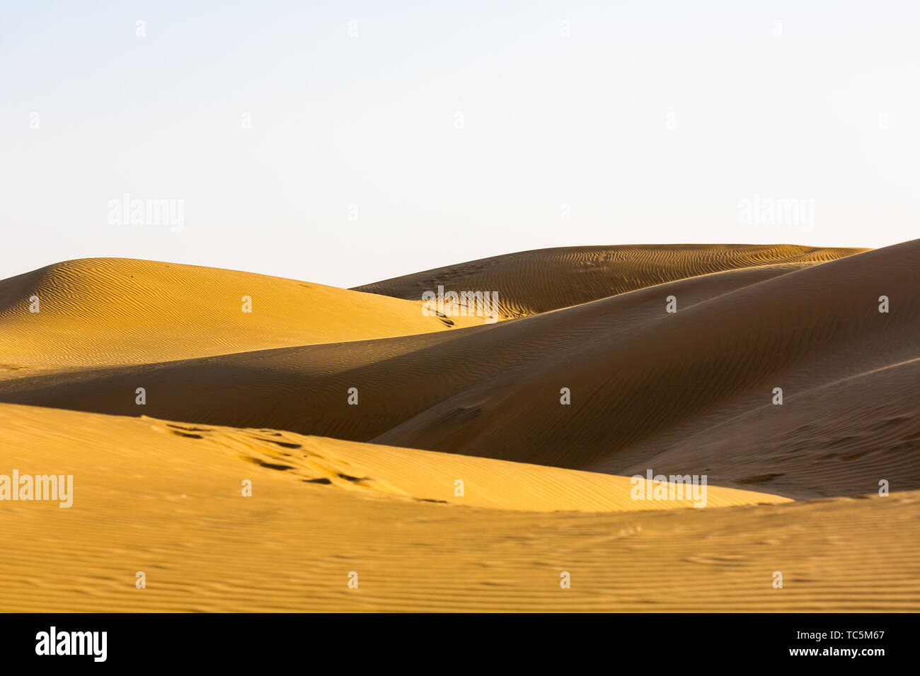 Desert sand dunes landscape hi-res stock photography and images - Alamy