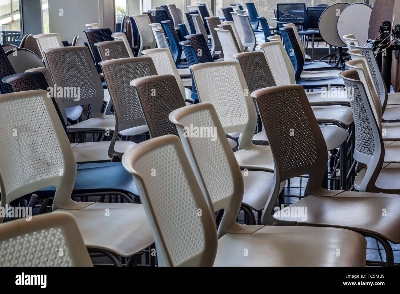 Matching tables hi-res stock photography and images - Alamy
