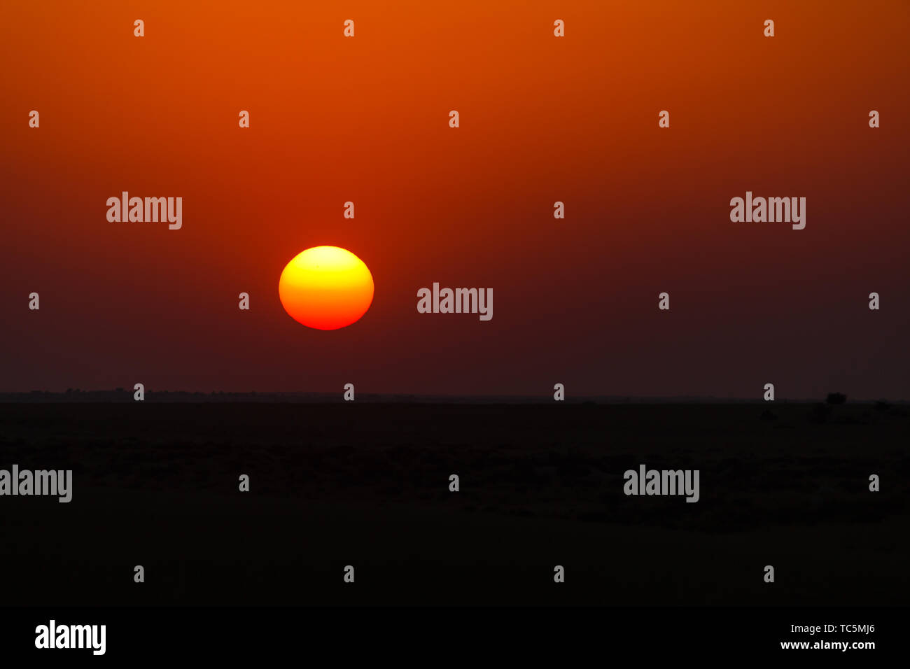 Desert sun set hi-res stock photography and images - Alamy