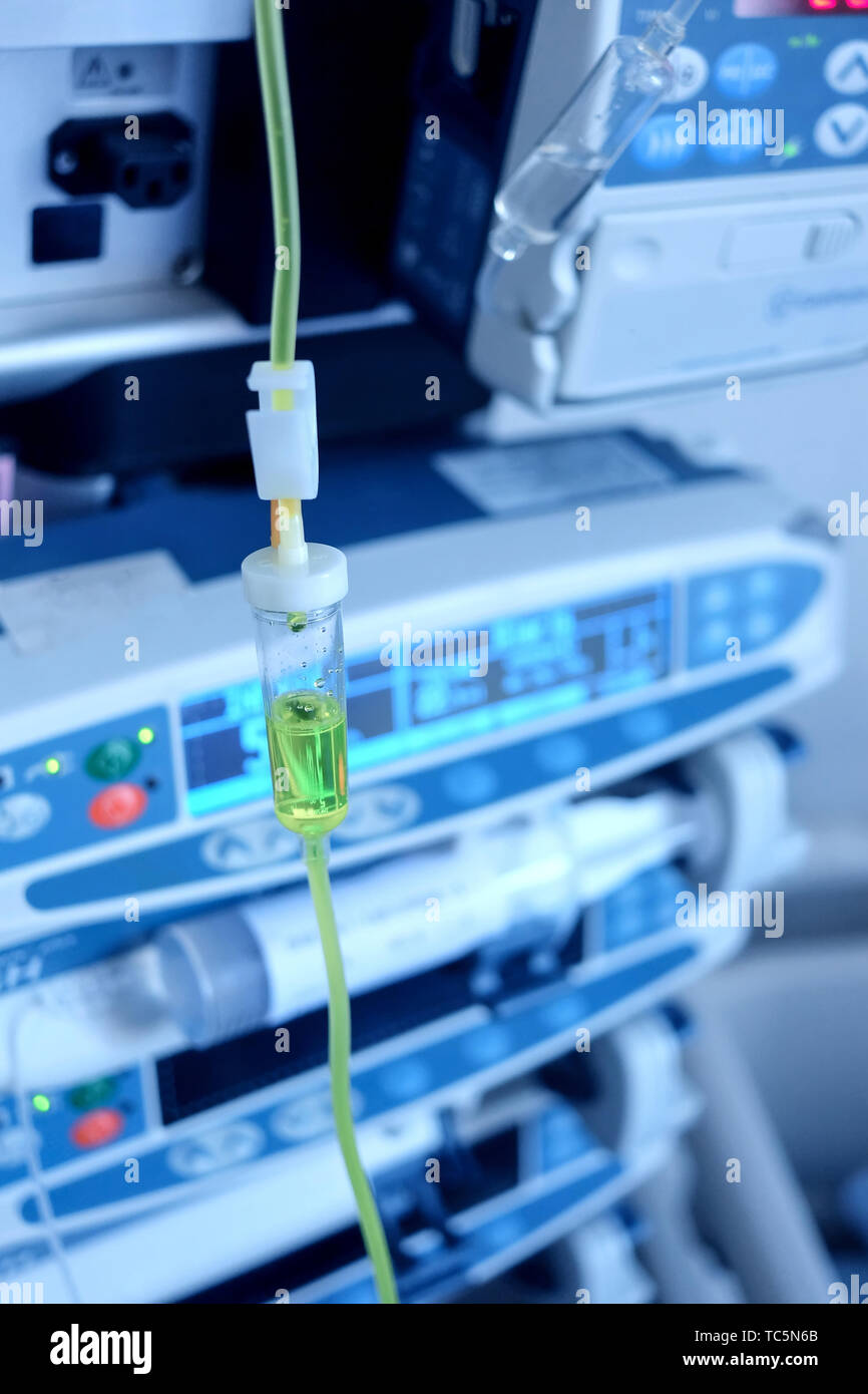 Intravenous injection hi-res stock photography and images - Alamy