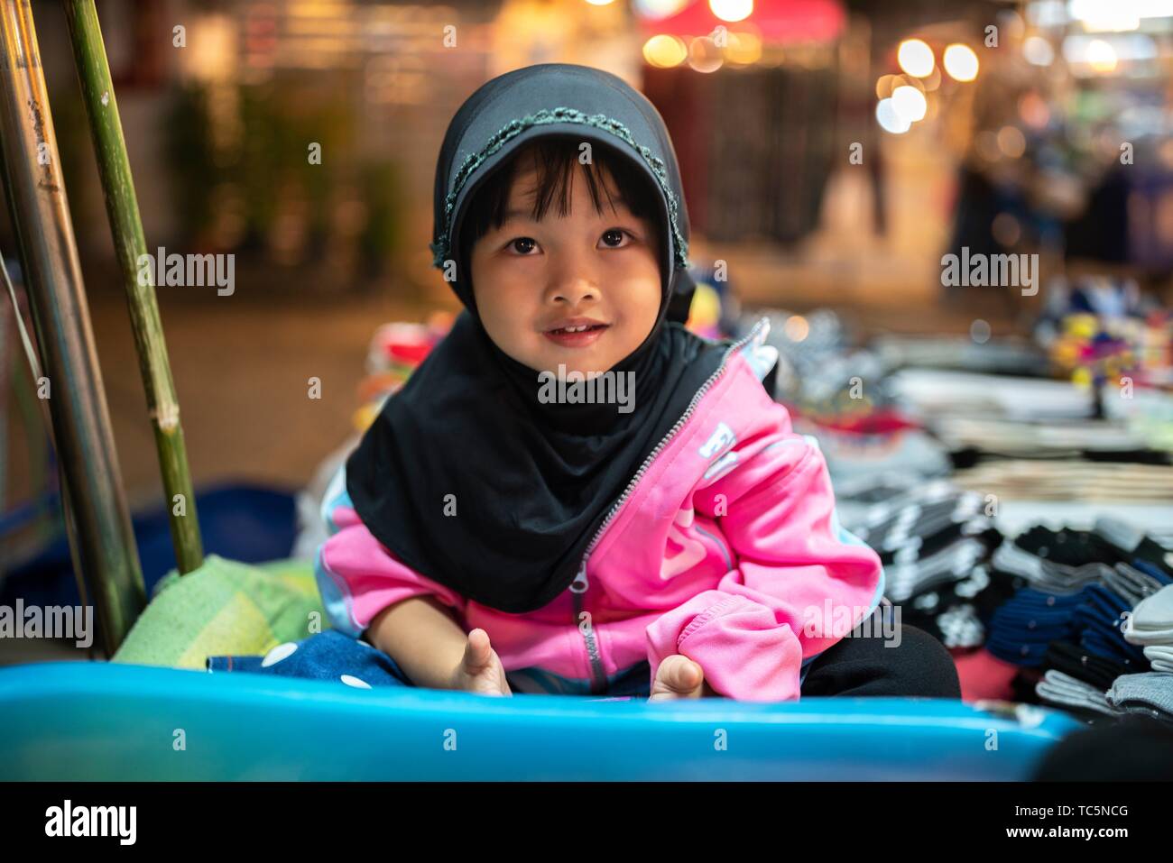 Night girl cute hi-res stock photography and images - Alamy