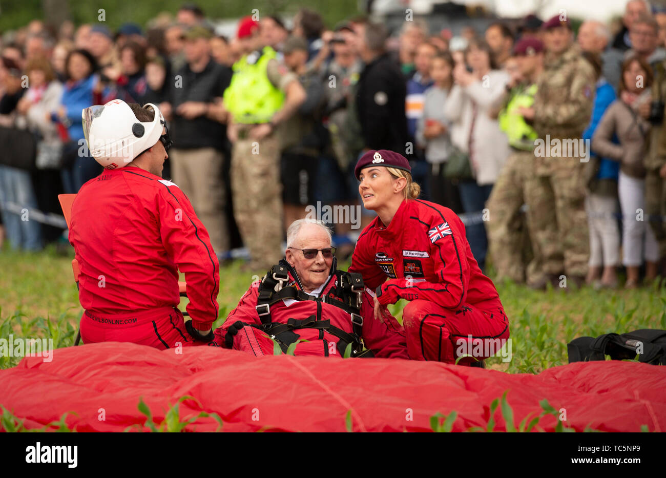 Veteran Harry Read, 95, after completing his tandem parachute jump with ...