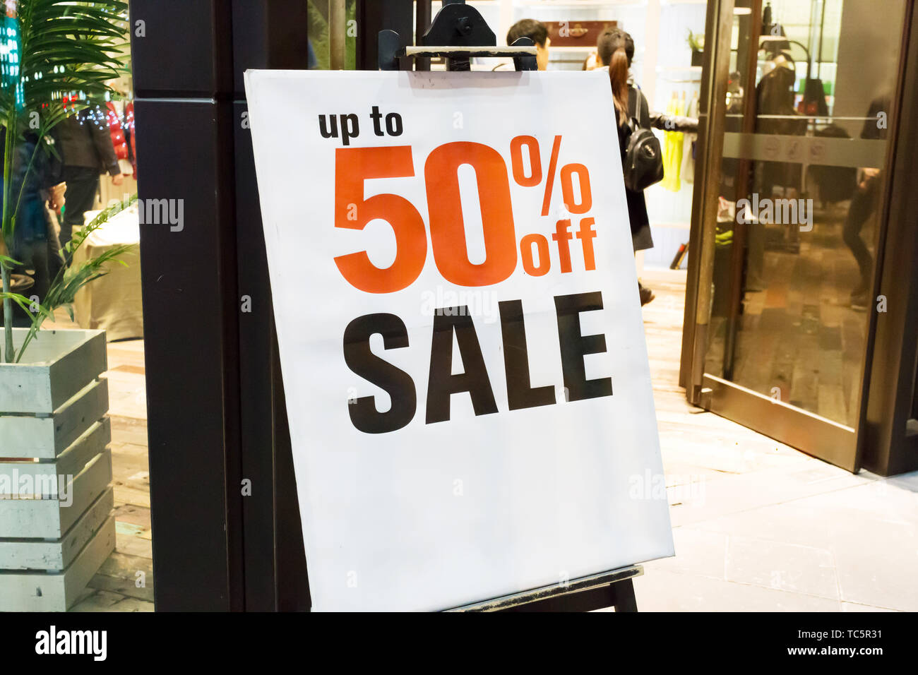 Salesigns hi-res stock photography and images - Alamy