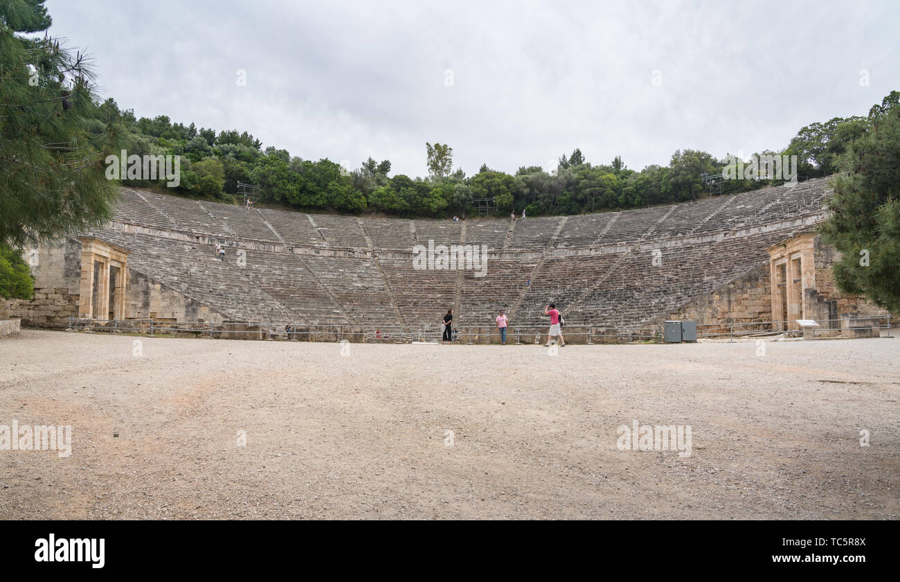 Ancient greek amphitheatre greece hi-res stock photography and images ...