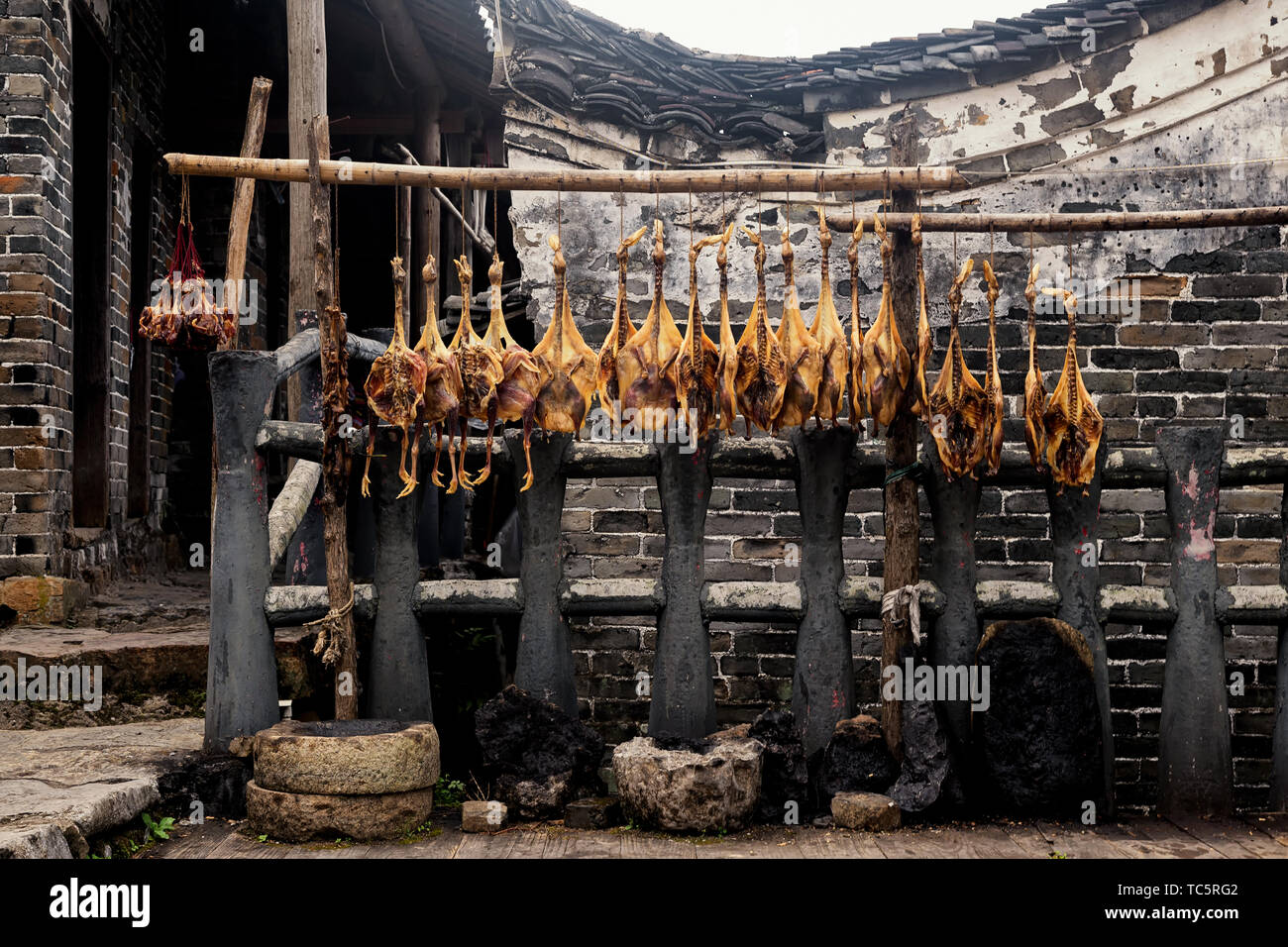 Air dried plate ducks hi-res stock photography and images - Alamy