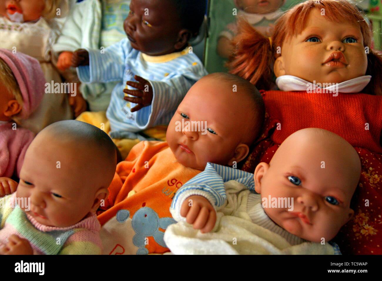 Many varied dolls hi-res stock photography and images - Alamy