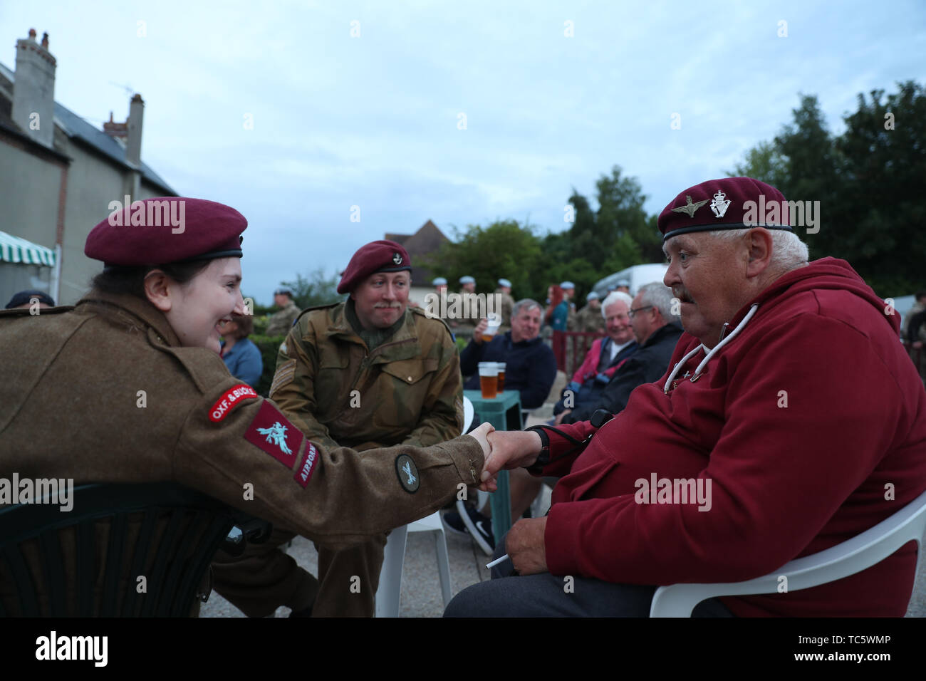 People dressed in uniforms from the Oxford and Bucks light infantry ...