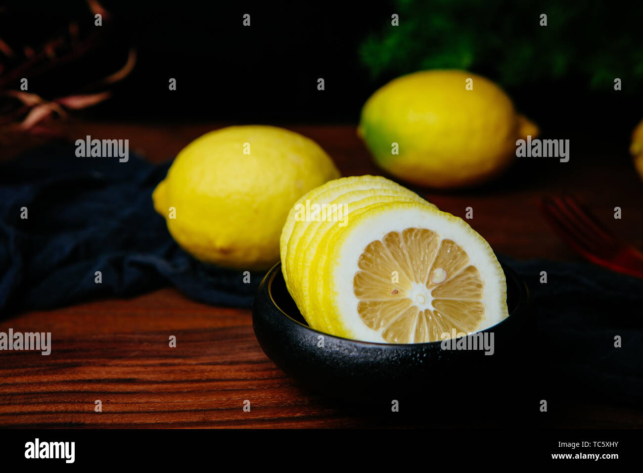 Fresh fruit, yellow lemon Stock Photo - Alamy
