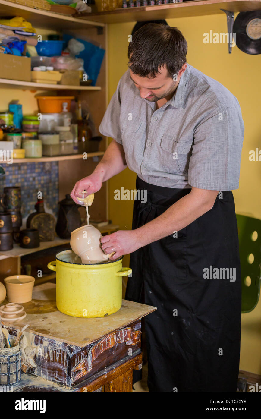 Old man potter hi-res stock photography and images - Alamy