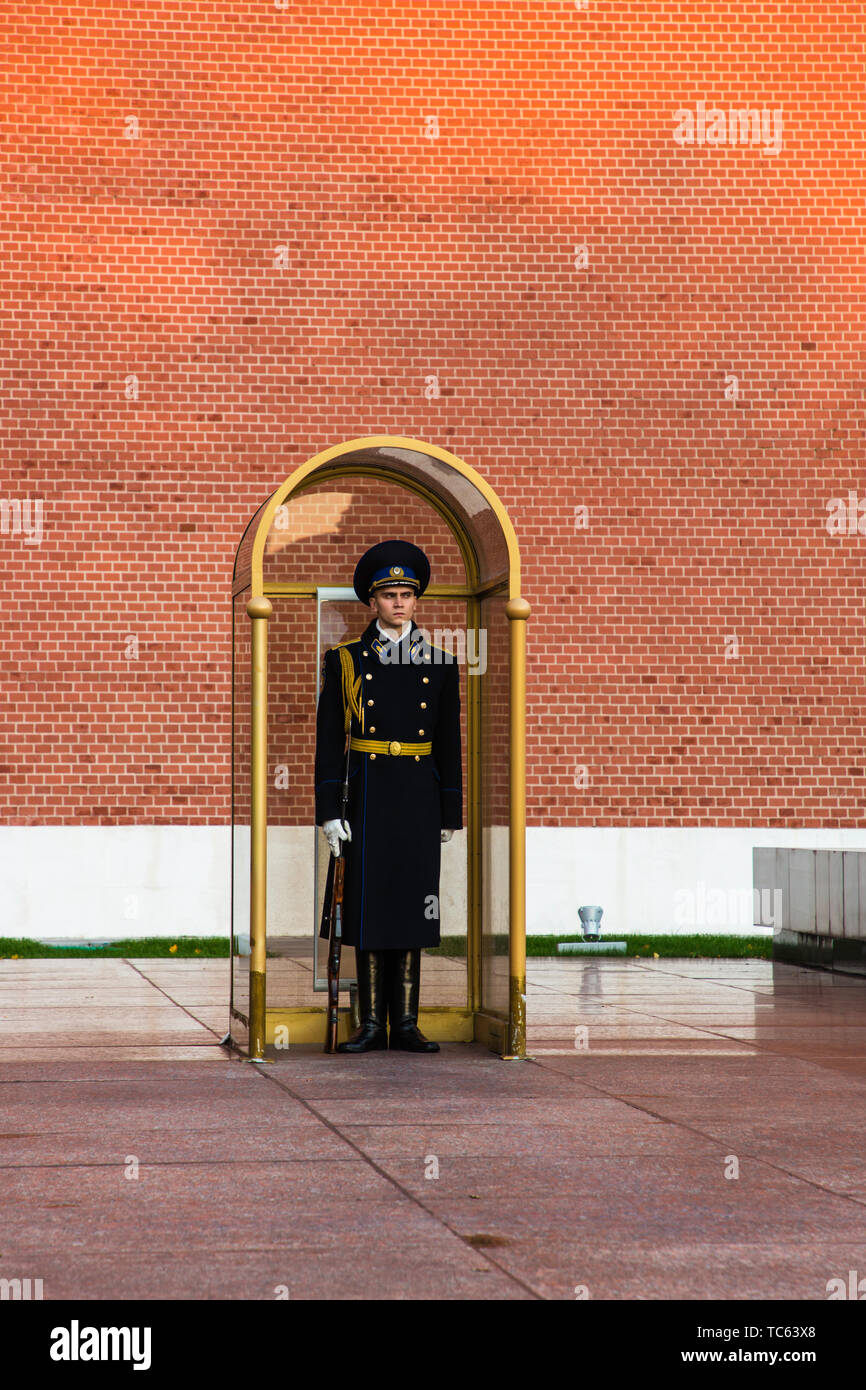 Kremlin palace guards hi-res stock photography and images - Alamy