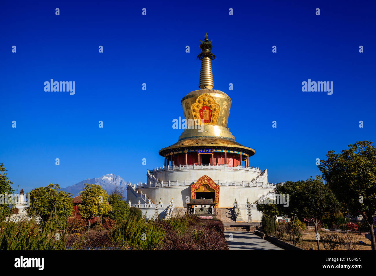 Lijiang Jinta Scenic Area Stock Photo - Alamy