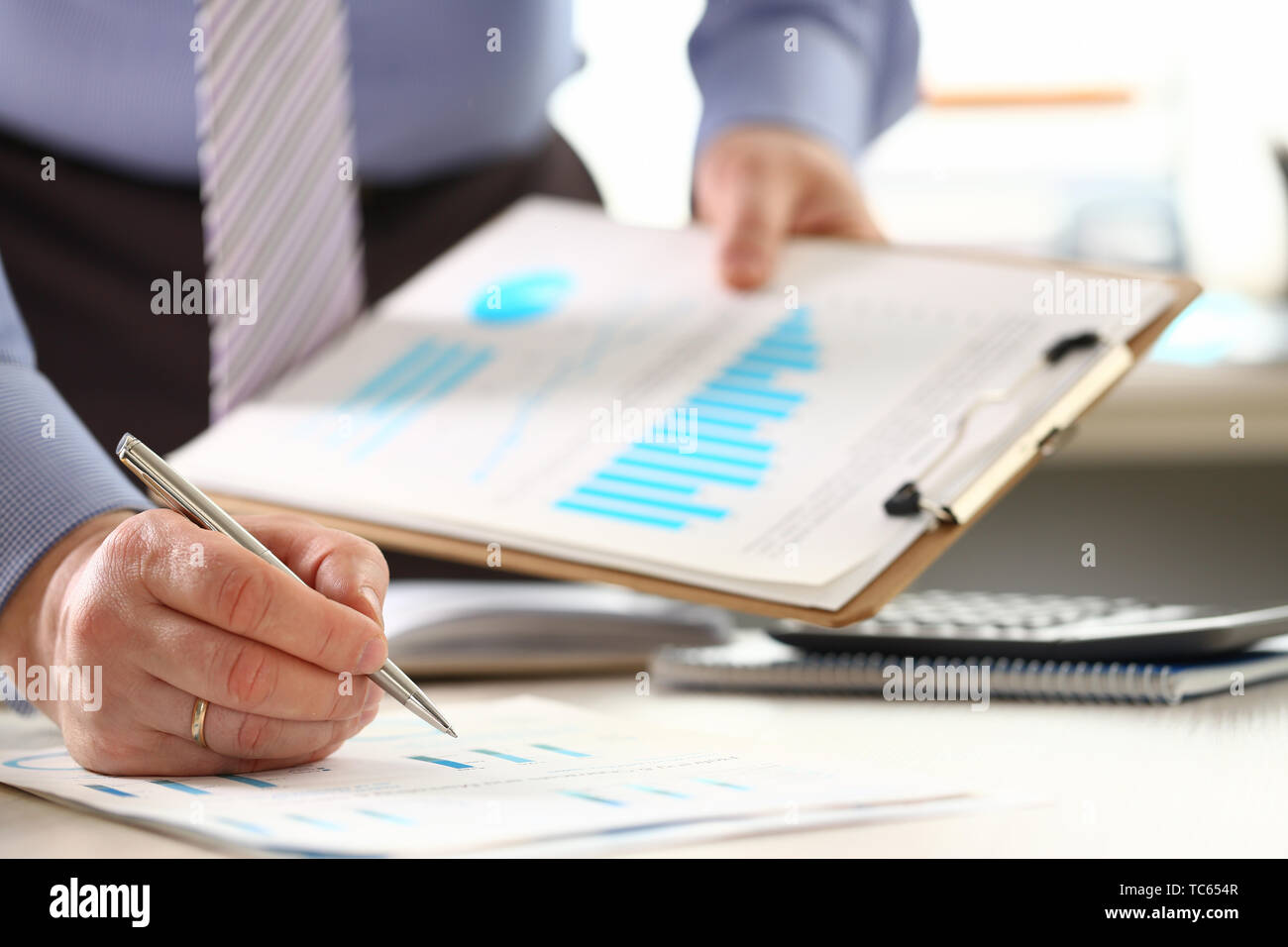 Tax calculation hi-res stock photography and images - Alamy