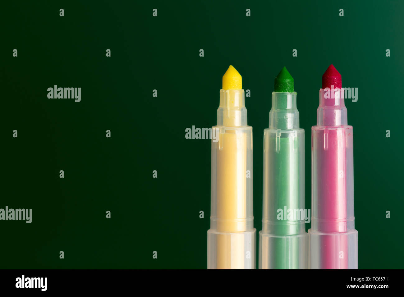 Set of felt-tip pens of different colors Stock Photo - Alamy
