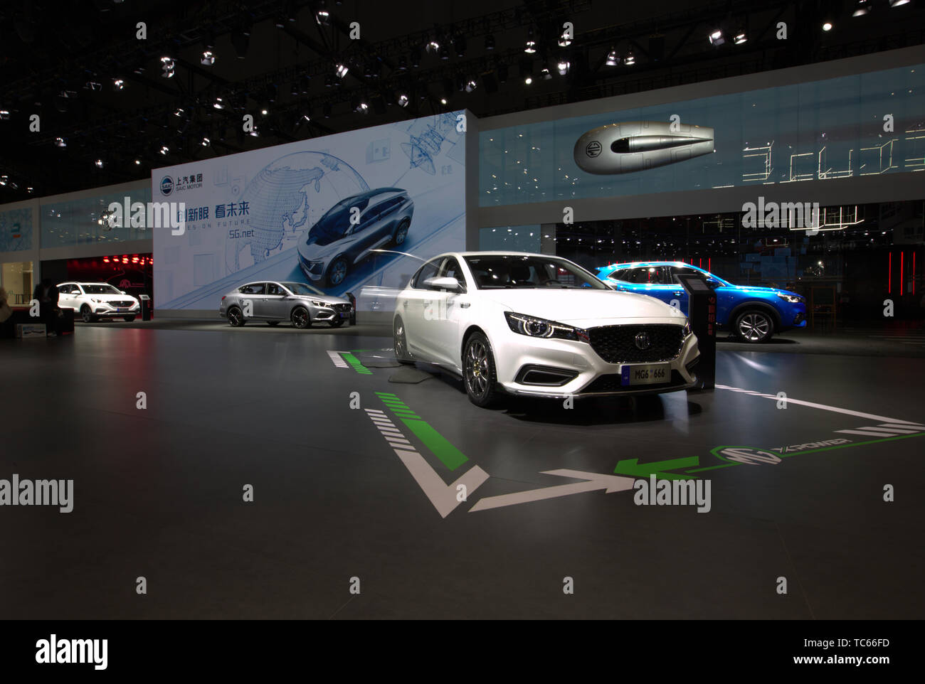 Runways show hi-res stock photography and images - Alamy