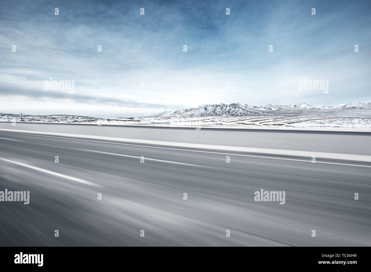 Empty asphalt road near sea hi-res stock photography and images - Alamy
