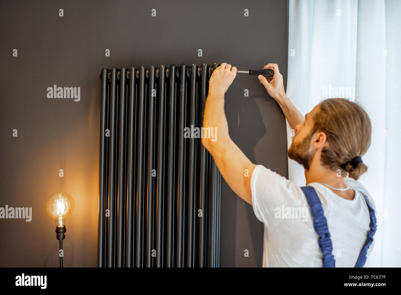 Deflating hi-res stock photography and images - Alamy