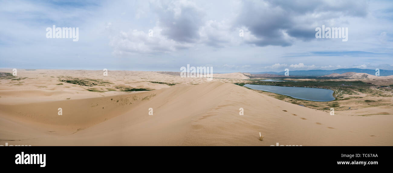 Qinghai desert scenery hi-res stock photography and images - Alamy