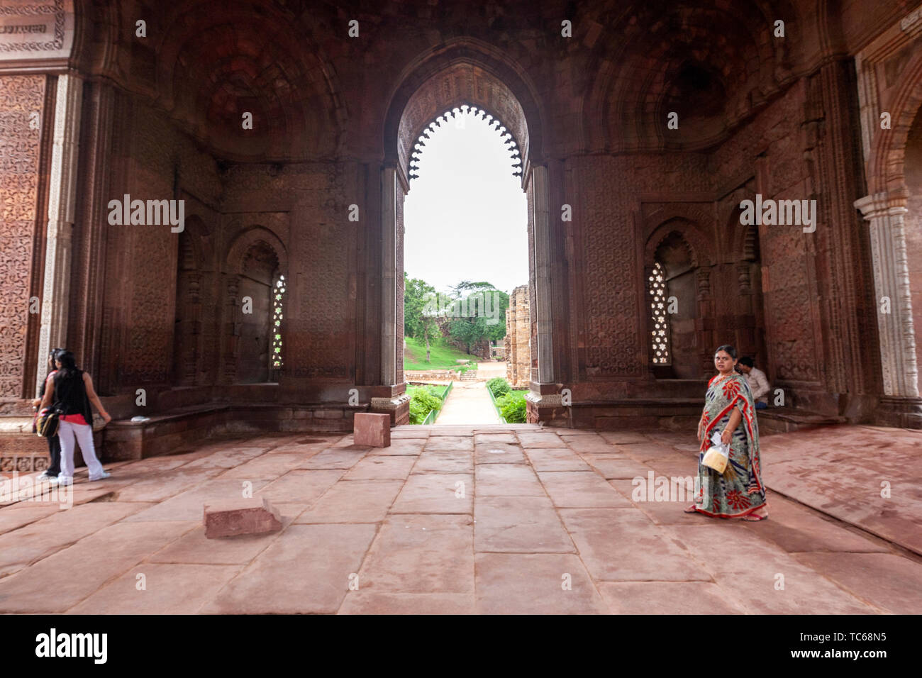 Alai Darwaza built by Alauddin Khalji, Qutb Minar, Qutb complex ...
